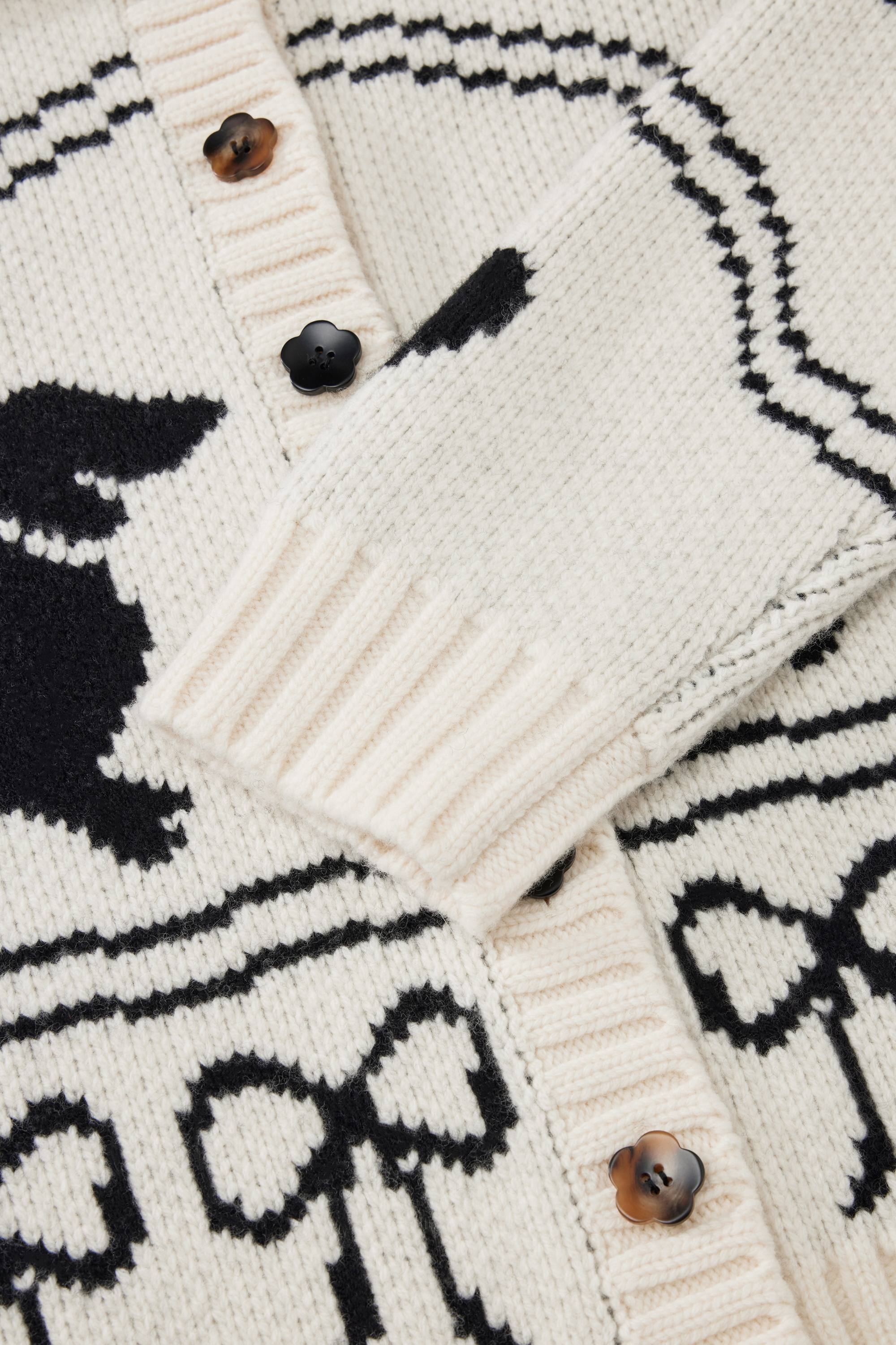 Perla Dachshunds Jacquard Cardigan in Chucky Merino Wool Knit – fbrq.com