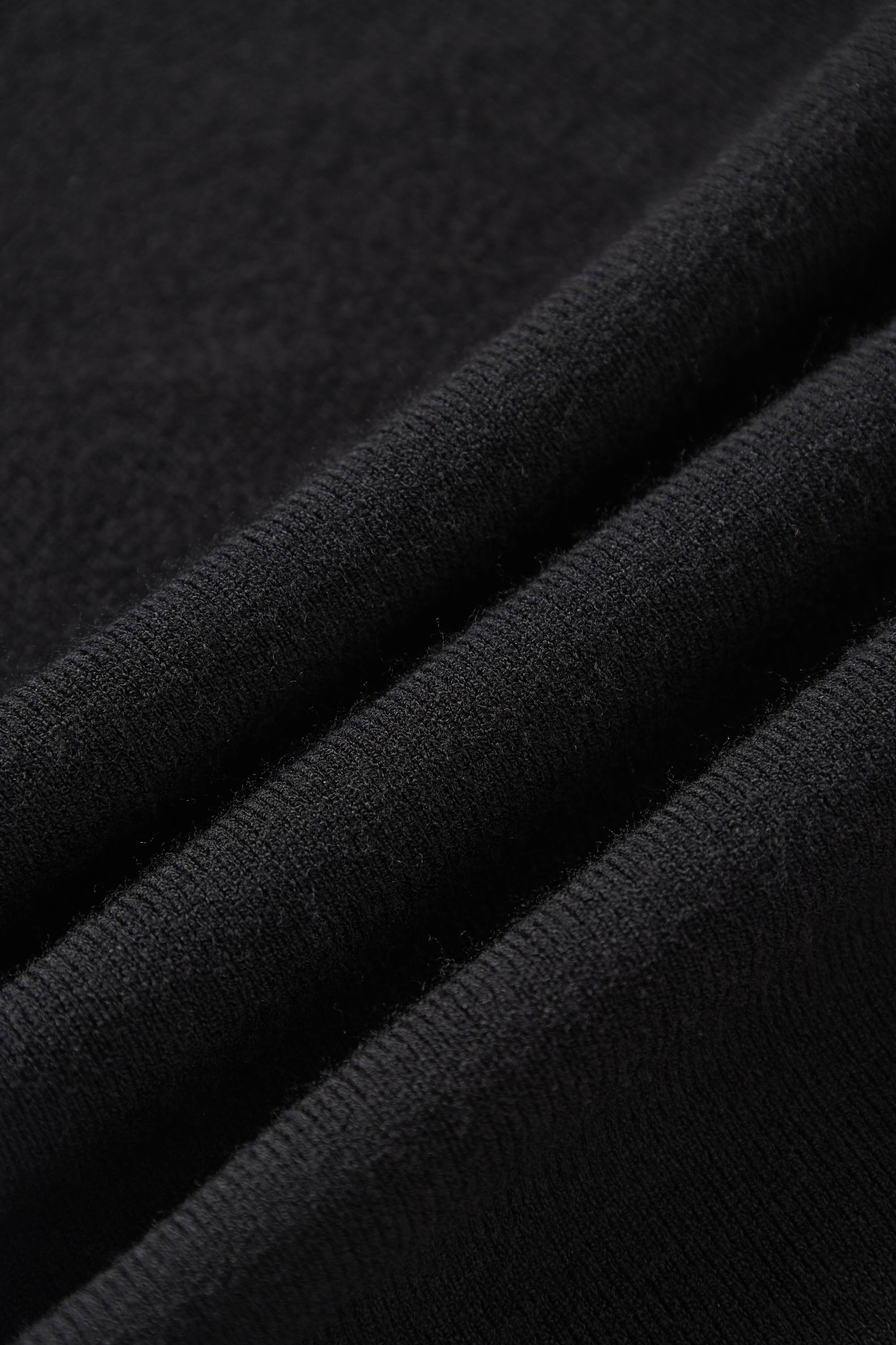 Row Slim Fitt Top in Rayon Blend Knit – fbrq.com